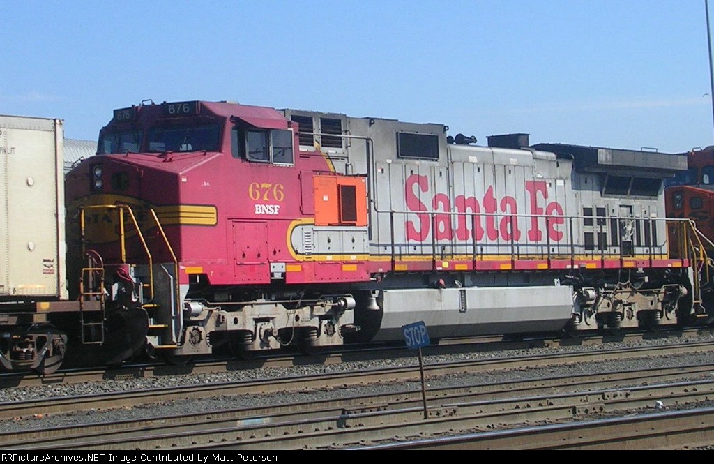 BNSF 676